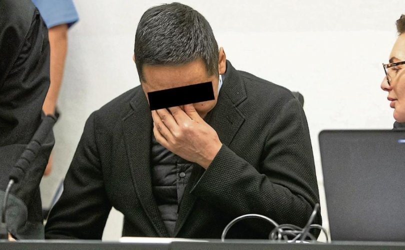 Хар тамхи зөөвөрлөсөн монгол дипломатчид 11 жил хорих ял өглөө