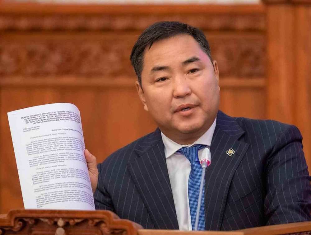 Б Пүрэвдорж Надад зориулсан хууль батлах гэж байна