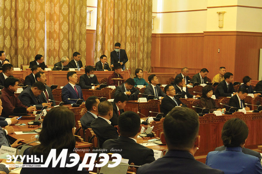 Зээлийн хэлэлцээрүүдийг баталж Оюутолгойн асуудлыг хойшлуулав