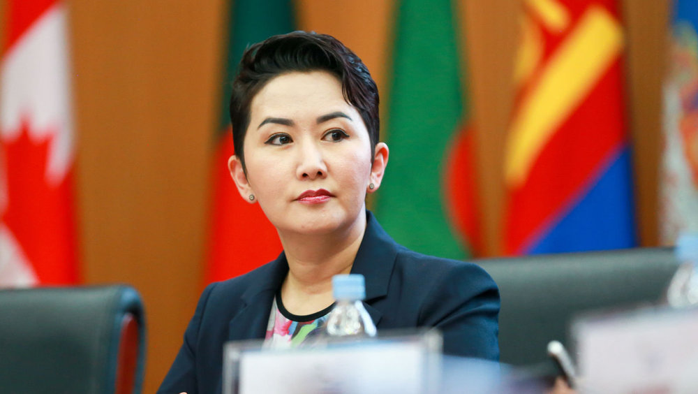 Б Батцэцэг Гадаадад гацсан иргэдэд 75 сая төгрөгийн тусламж үзүүлнэ