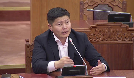 Хуульчийн эрх зүйн байдлын тухай хуулийг буцаав