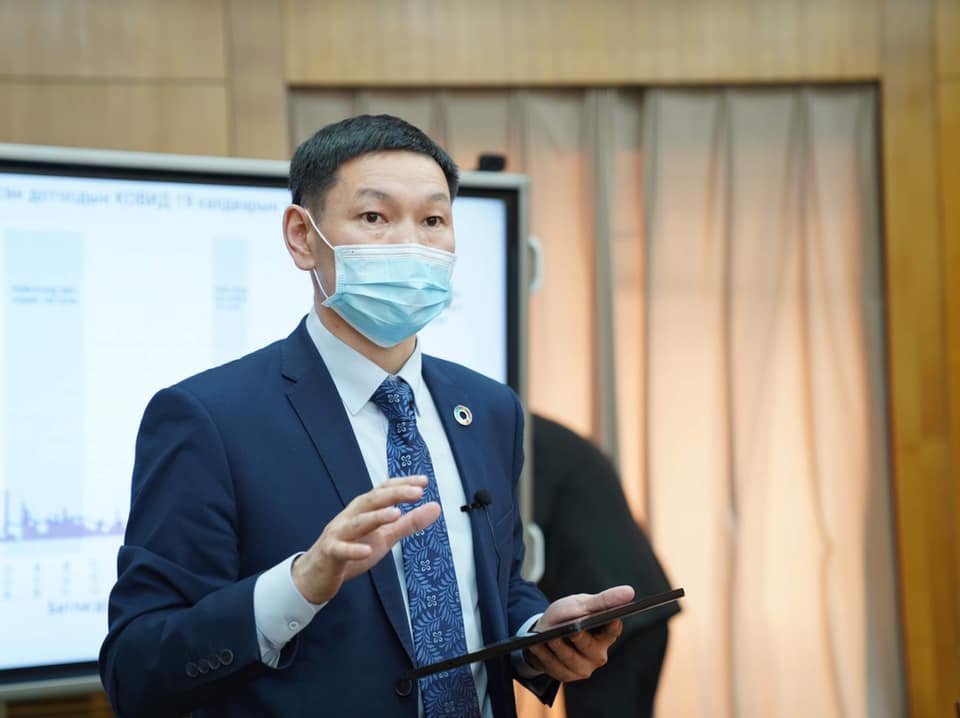 Л Баттөр Халдвар авч байгаа 10 хүн тутмын ес нь вакцин хийлгээгүй
