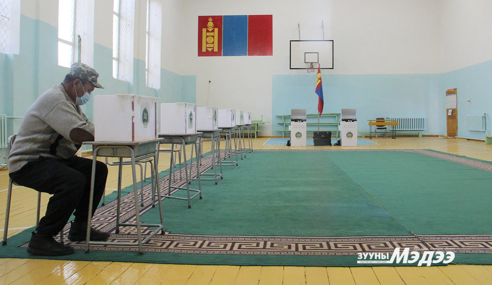 Нөхөн сонгуулийн урьдчилсан дүнгээр Э Батшугар Ц Идэрбат нар олонхийн