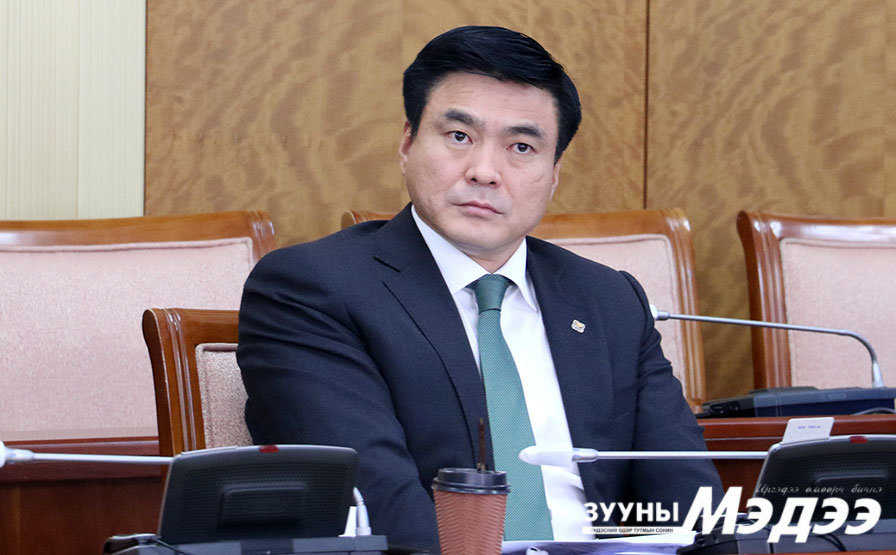 С Амарсайхан Хүнс эмийн хэрэгслийг төмөр зам агаарын тээврээр татна