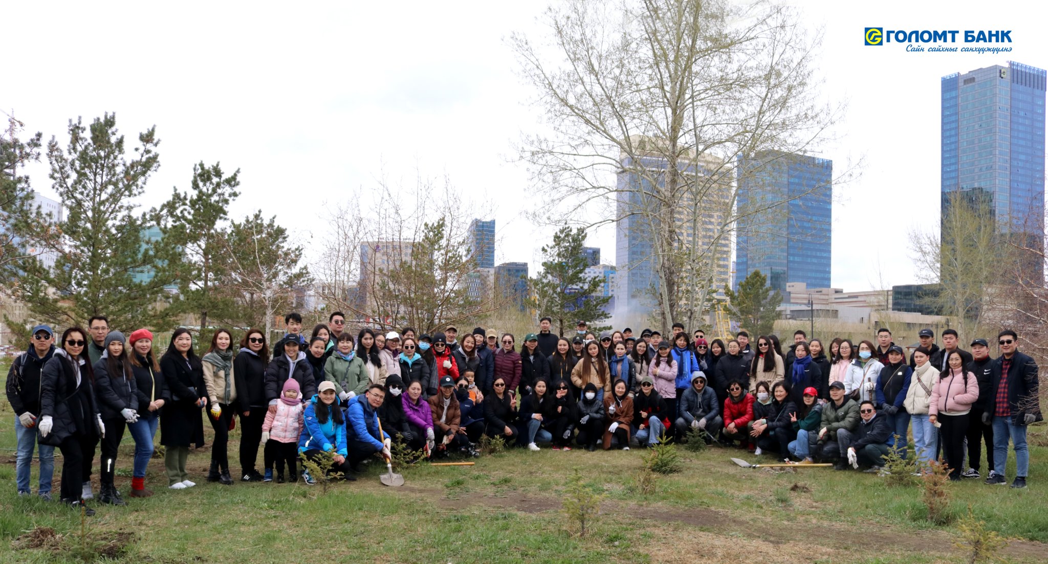 “Голомтын төгөл” 740 гаруй гацуур модтой боллоо