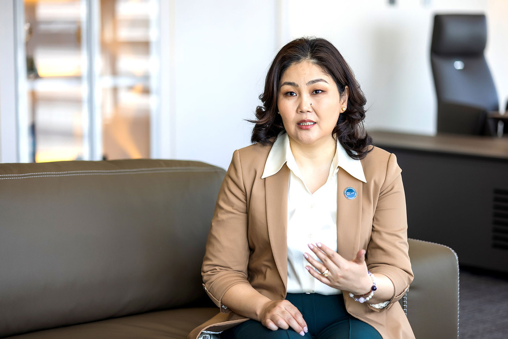 Монголыг дэлхийн гурван тив, 16 оронтой холбон "тоглогч" О.Мөнхзаяа