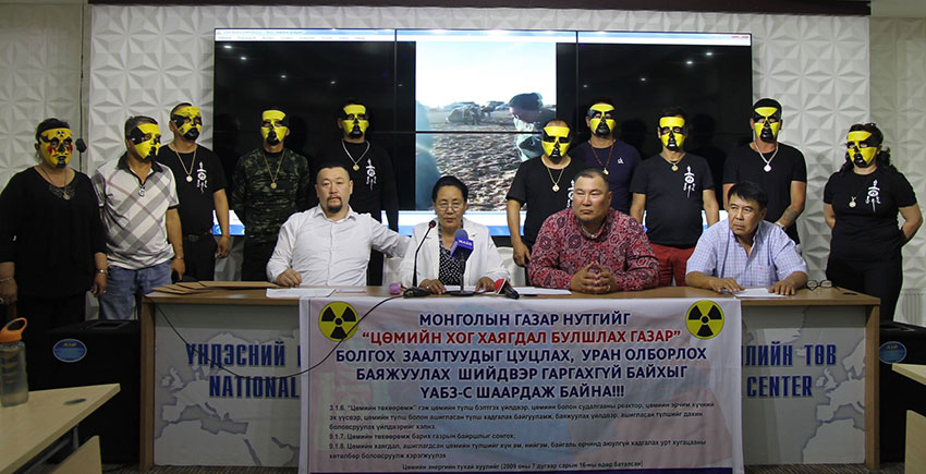 Төрийн гурван өндөрлөгт шаардлага хүргүүллээ
